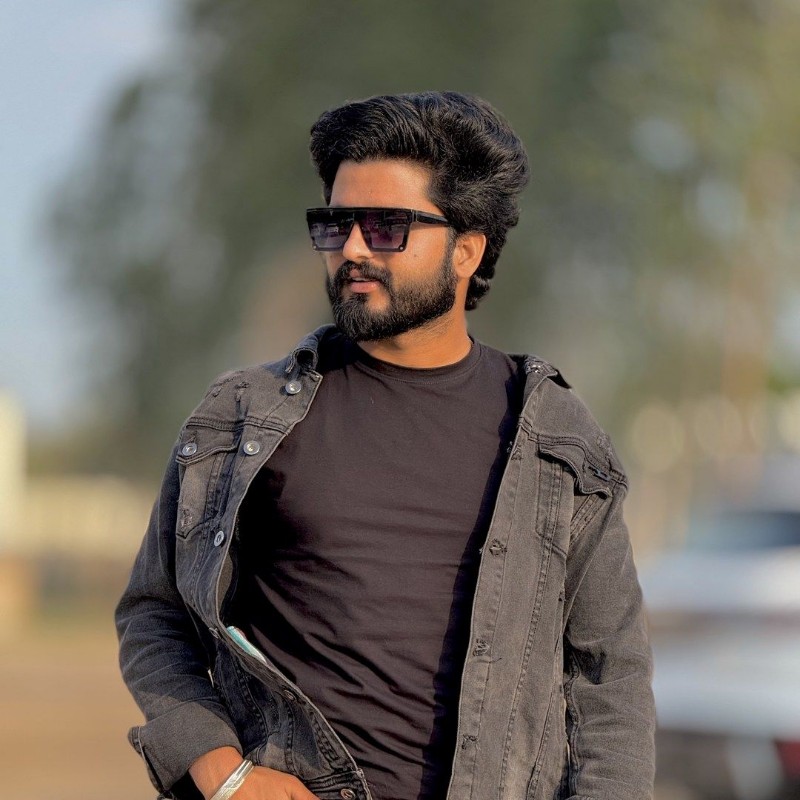 𝐌𝐎𝐍𝐄𝐘 𝐒𝐈𝐍𝐆𝐇 (@money.singh99) | Snapchat Stories, Spotlight & Lenses