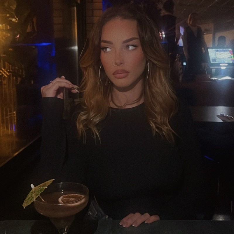 Monica🌙 (@monica.gordons) | Snapchat Stories, Spotlight & Lenses