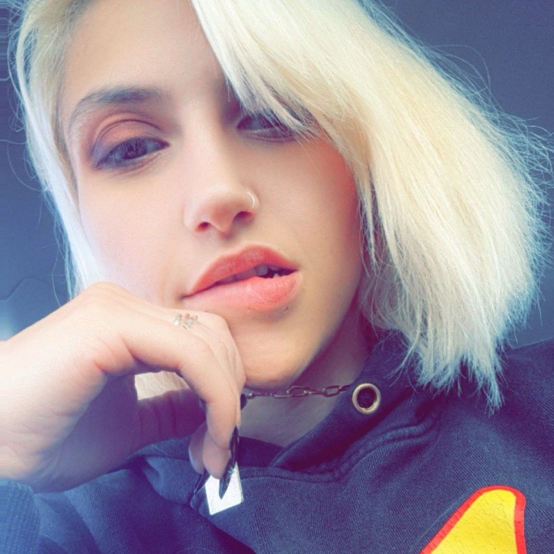 moons. (@moonlet) | Snapchat Verhalen, Spotlight en Lenzen