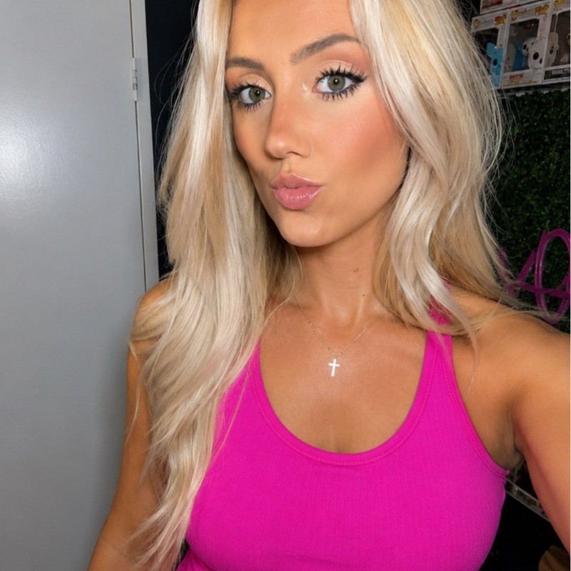 Morgan Voyles (@moovooxo) | Snapchat Stories, Spotlight & Lenses