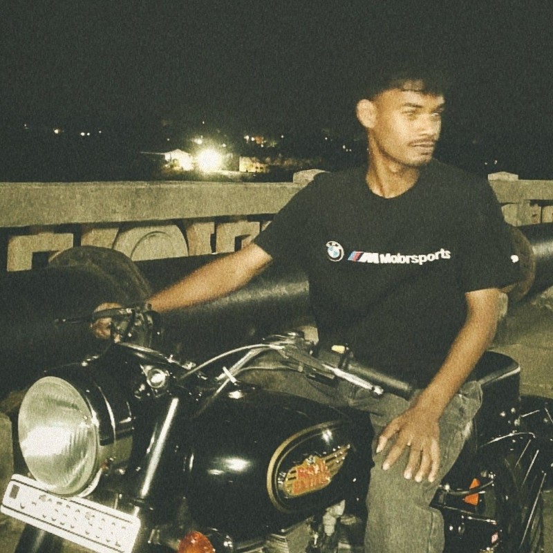 𝐊𝐀𝐑𝐀𝐍 🦕 (@motorenwerke.m5) | Snapchat Stories, Spotlight & Lenses