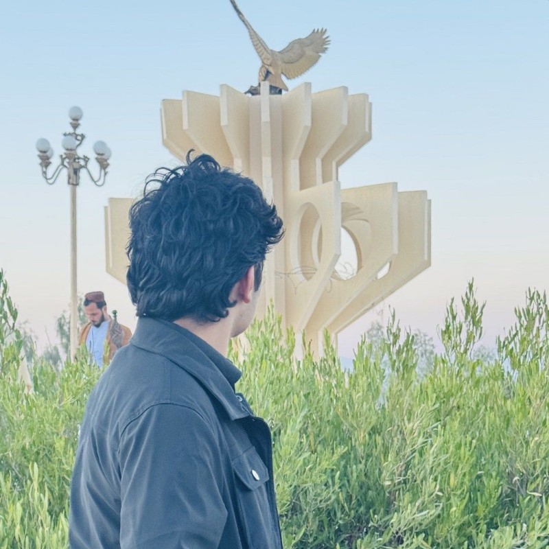 ElHAM SaDaT (@mr.elham) | Snapchat Stories, Spotlight & Lenses