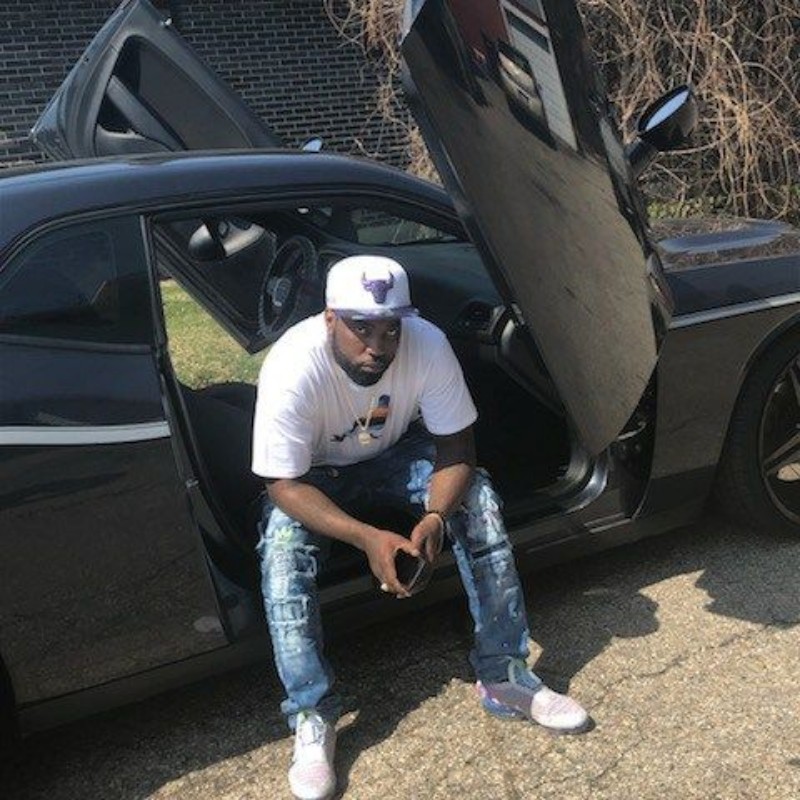 Mr. Basic(@mrbasic74) | เรื่องราว Snapchat ตลอดจน Spotlight และเลนส์