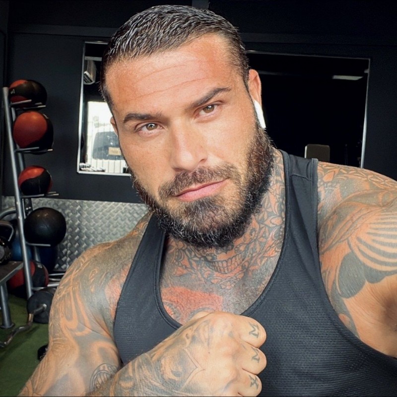 Mr Iconic (@mriconic_22) | Snapchat Stories, Spotlight & Lenses