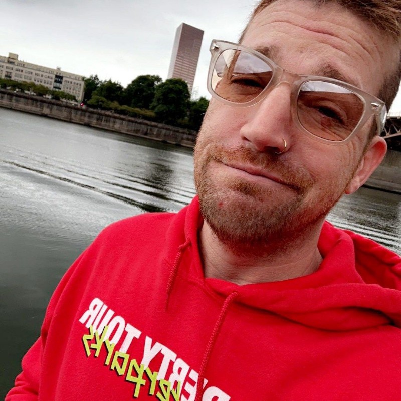 Mike Mike (@mrsk8daddy) | Snapchat Stories, Spotlight & Lenses