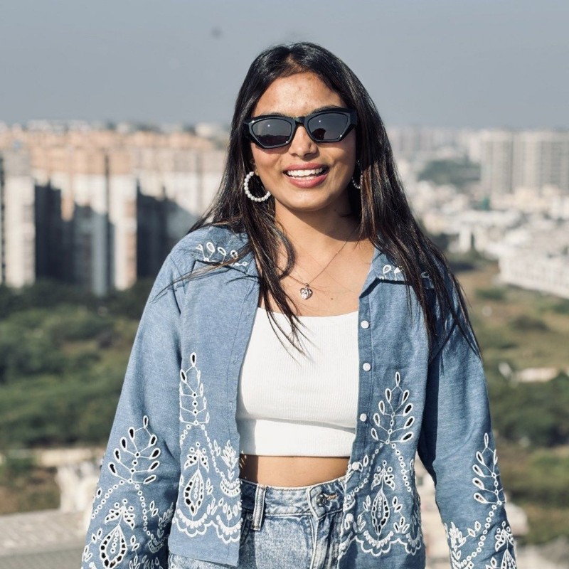 Priyanshi Kantharia 🐼 (@ms.kantharia) | Snapchat Stories, Spotlight ...