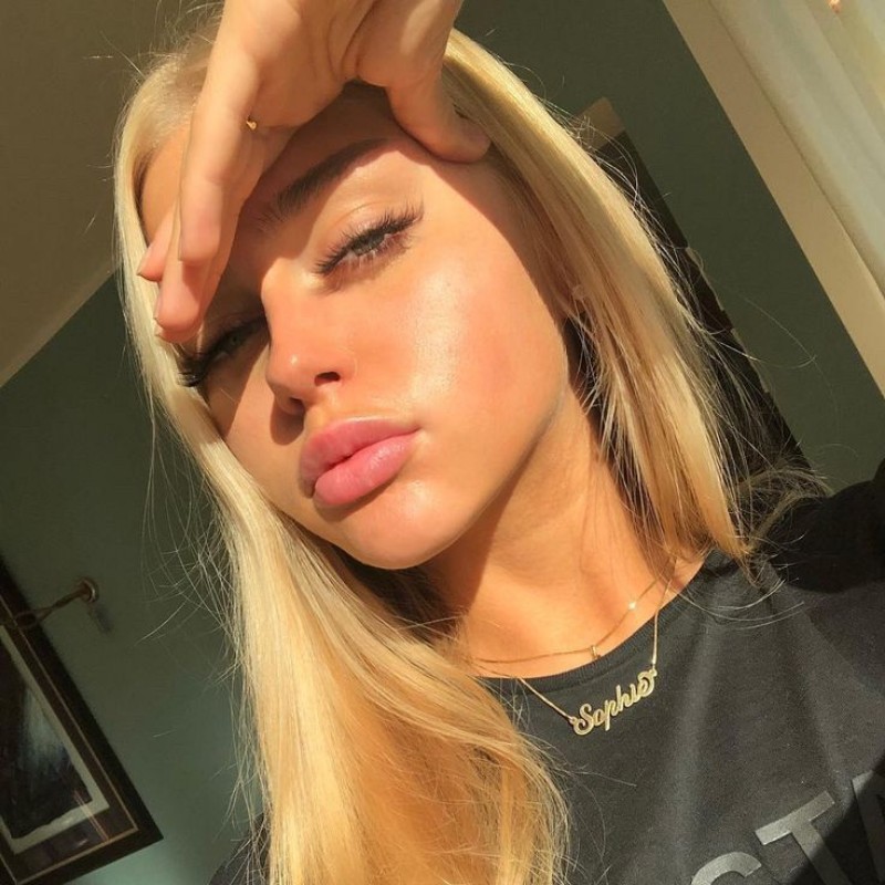 Suzi London (@ms.suzilondon) | Snapchat Stories, Spotlight & Lenses