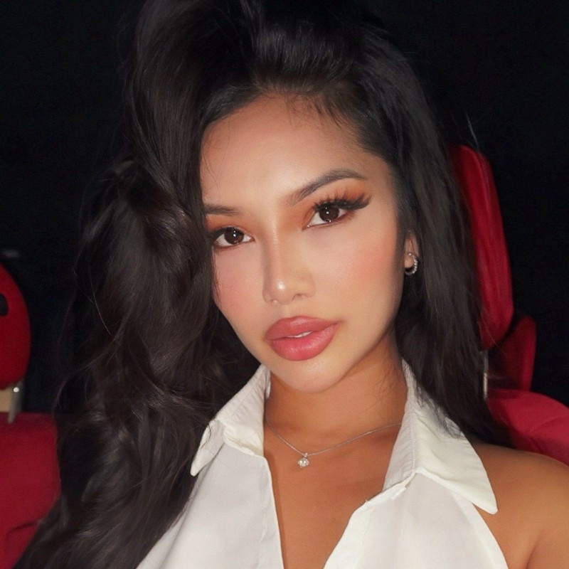 Ashley Vee (@msashleyvee) | Snapchat Stories, Spotlight & Lenses