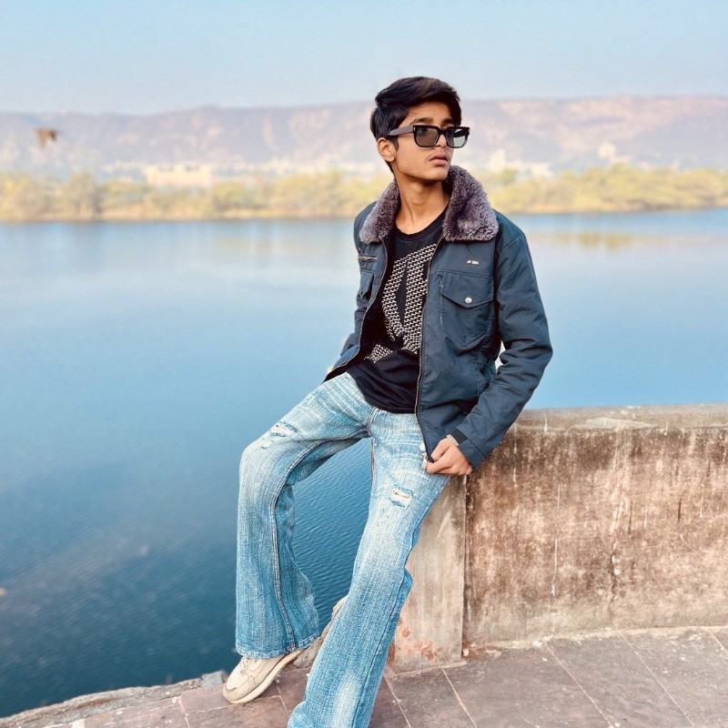 🖤_MUZAMMIL 🍂 (@muzammil_q351) | Snapchat Stories, Spotlight & Lenses