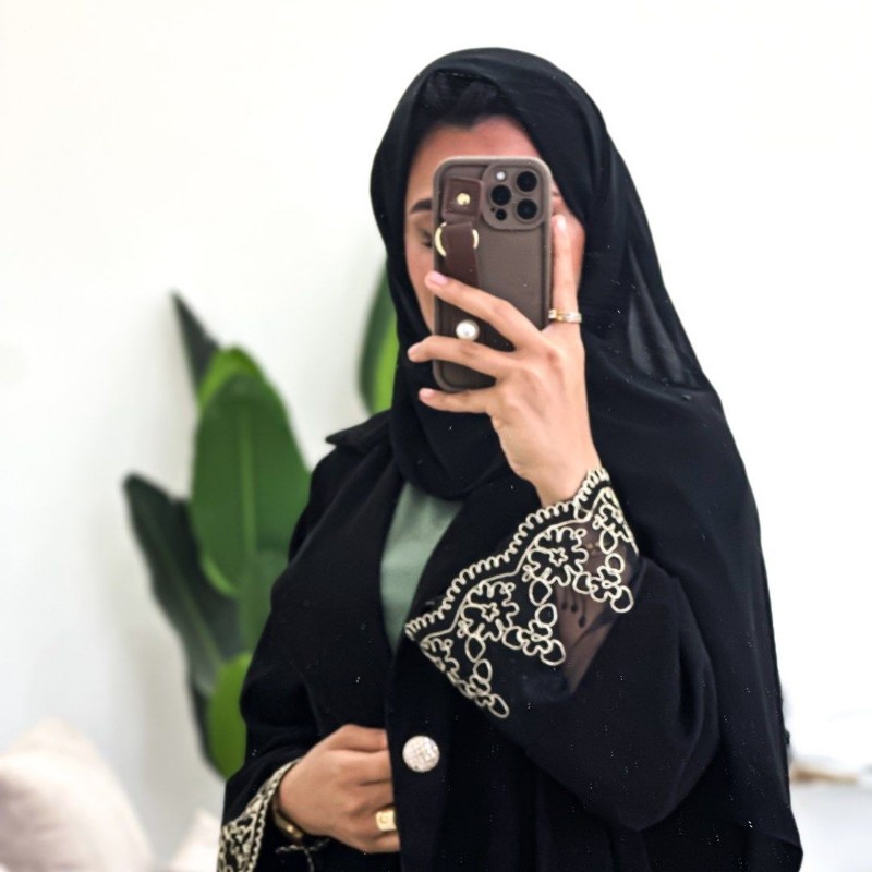 Nada Abayas (@nada_abayas2020) | Snapchat Verhalen, Spotlight en Lenzen