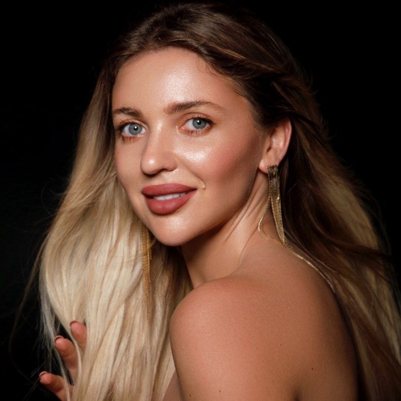 Nadia Yaninka (@nadia_yaninka) | Snapchat Stories, Spotlight & Lenses