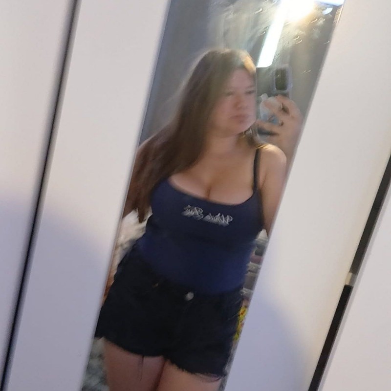 Naomi Xx (@naomi14.xx) | Snapchat Stories, Spotlight & Lenses