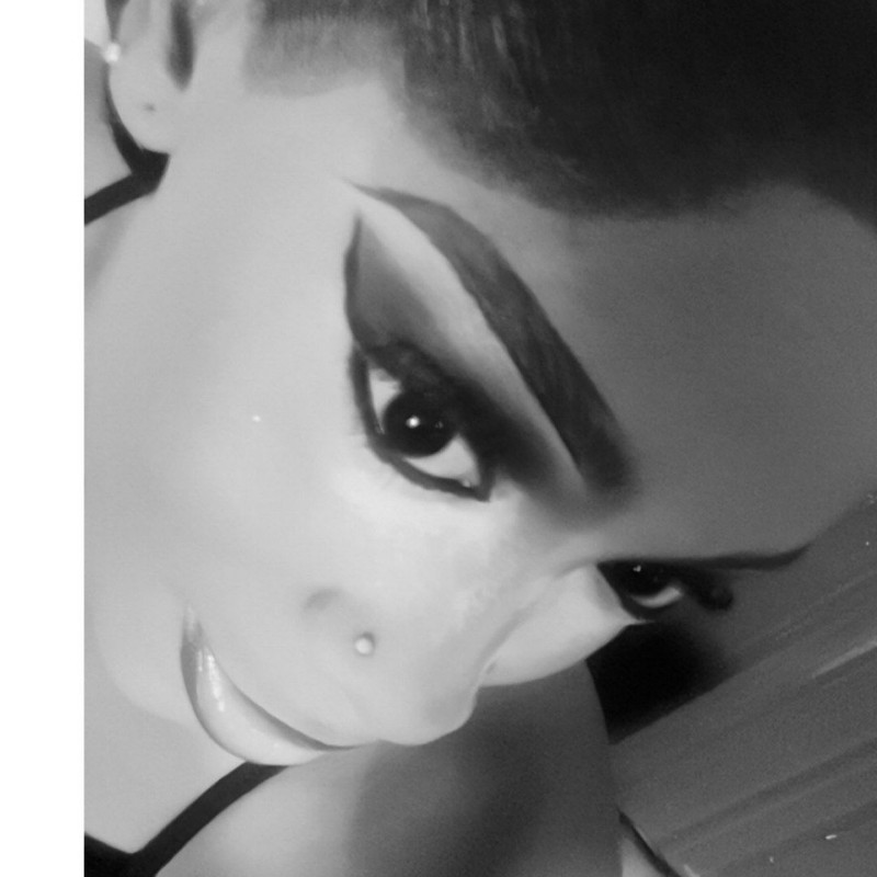 Naomi (@naomi_ridah) | Snapchat Stories, Spotlight & Lenses