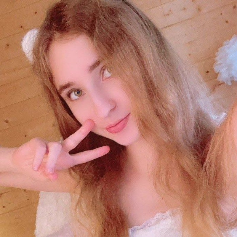Natasha (from Australia) (@nat.r2025) | Snapchat-Stories, Spotlight och ...