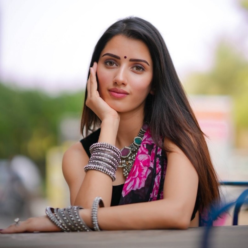 Neetu L Bisht (@neetulbisht2211) | Snapchat Stories, Spotlight & Lenses