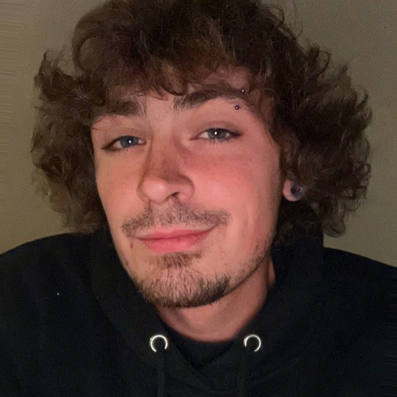 Colton Ask (@neff_317) | Snapchat Stories, Spotlight & Lenses