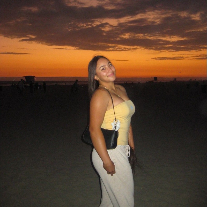 nevaeh (@nev_hallflores) | Snapchat Stories, Spotlight & Lenses