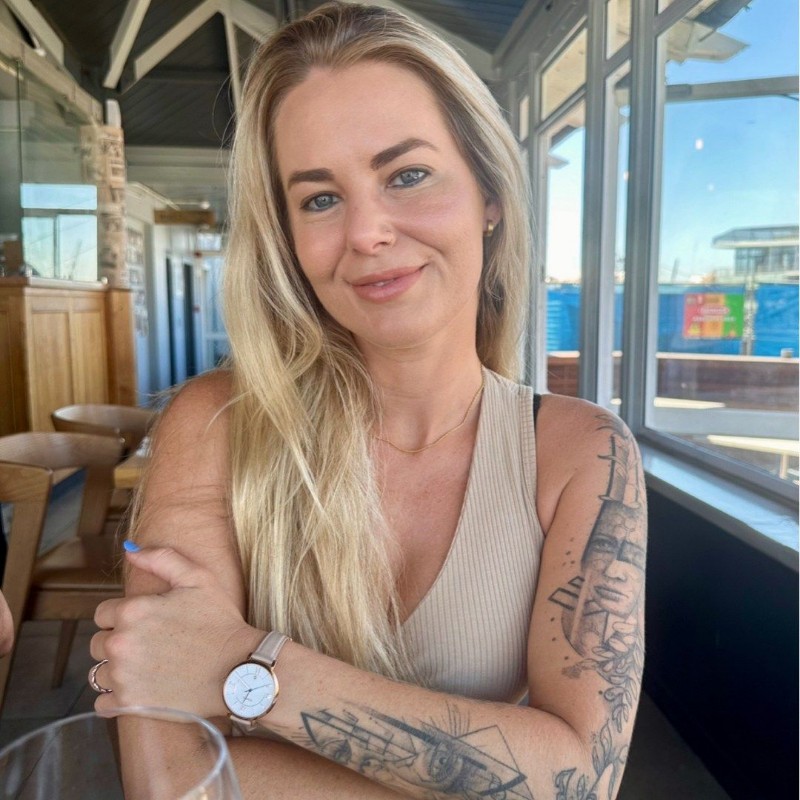 Joanna (@nextdoor.joanna) | Snapchat Stories, Spotlight & Lenses