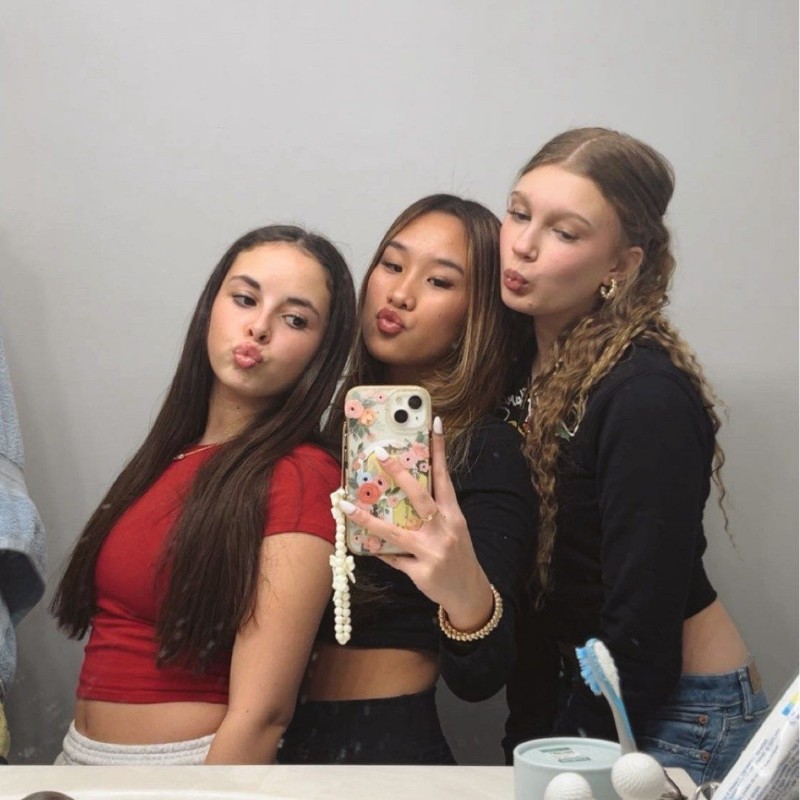 lyna nguyen (@nguyennlynaa) | Snapchat Stories, Spotlight & Lenses