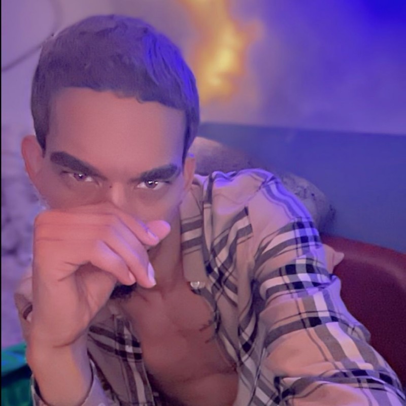 Niko Laurēn (@nikokappalot) | Snapchat Stories, Spotlight & Lenses