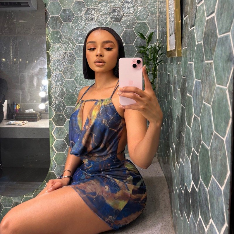KWEME (@nitaablonde) | Snapchat Stories, Spotlight & Lenses