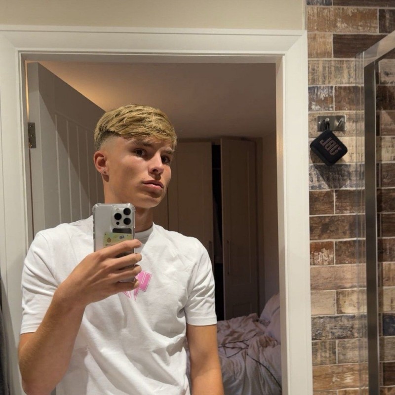 Noah (@noahbuckle1) | Snapchat Stories, Spotlight & Lenses