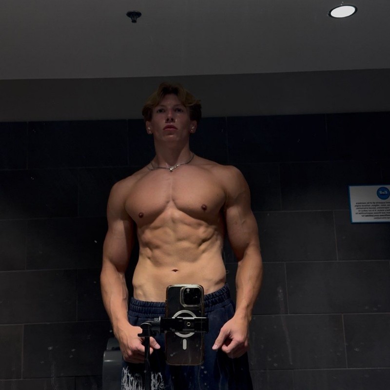 Zach Norman (@normanzacharyb) | Snapchat Stories, Spotlight & Lenses