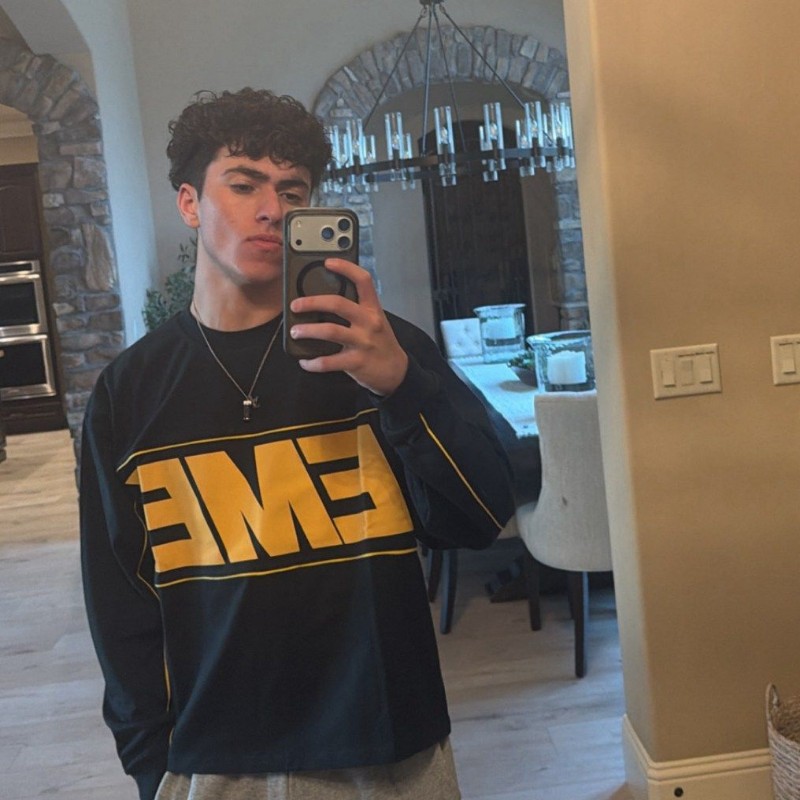 aidan baz (@notaidanbaz) | Snapchat Stories, Spotlight & Lenses