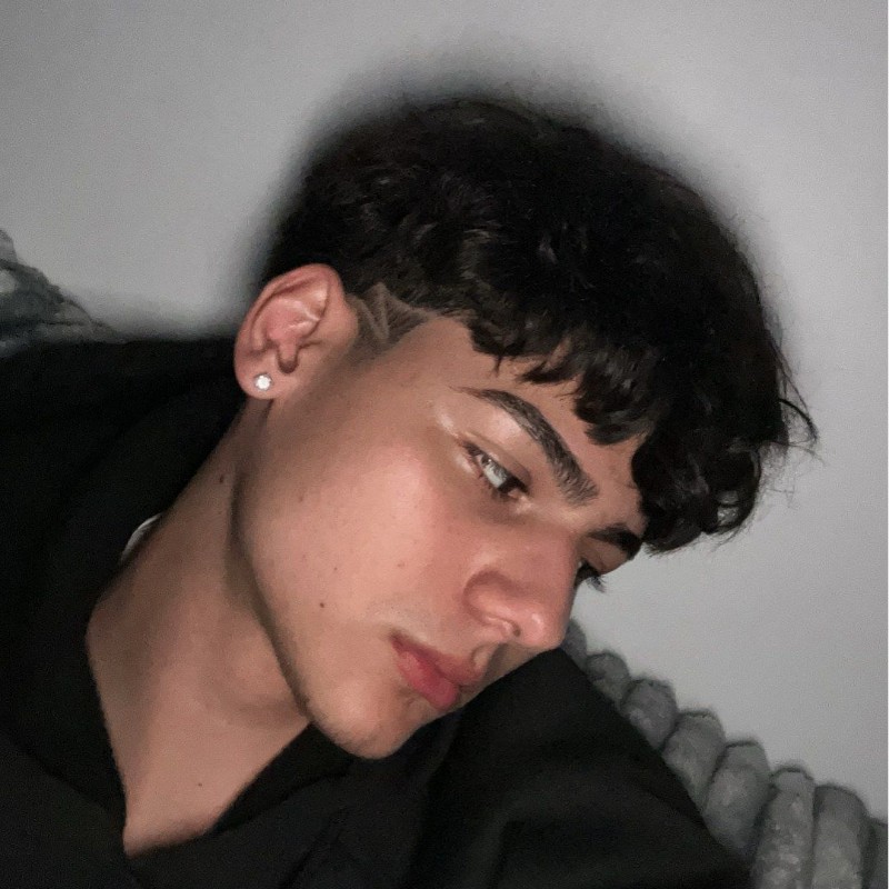 Alex Daniel (@notalexdaniel7) | Snapchat Stories, Spotlight & Lenses