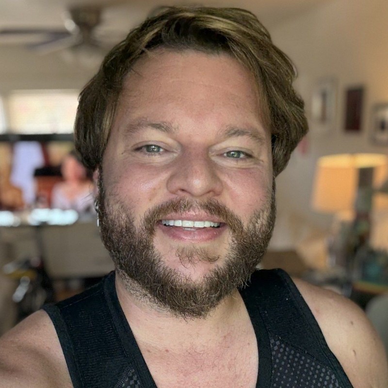 Jason Todd (@notbeigebabe) | Snapchat Stories, Spotlight & Lenses