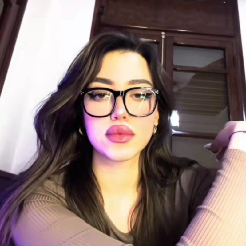 Nouha 👽 (@nouha.3113) | Snapchat Stories, Spotlight & Lenses