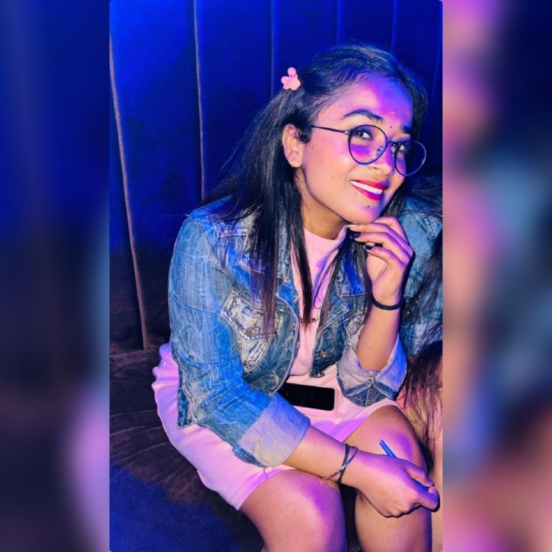 𝒩𝓊𝓅𝓊𝓇 𝒮𝒾𝓃𝒽𝒶 🦢 (@nupursinha30) | Snapchat Stories, Spotlight & Lenses