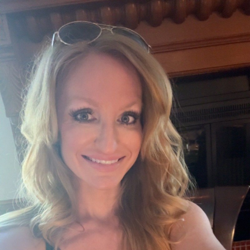 Sonia Lovelace (@nursedisco) | Snapchat Stories, Spotlight & Lenses
