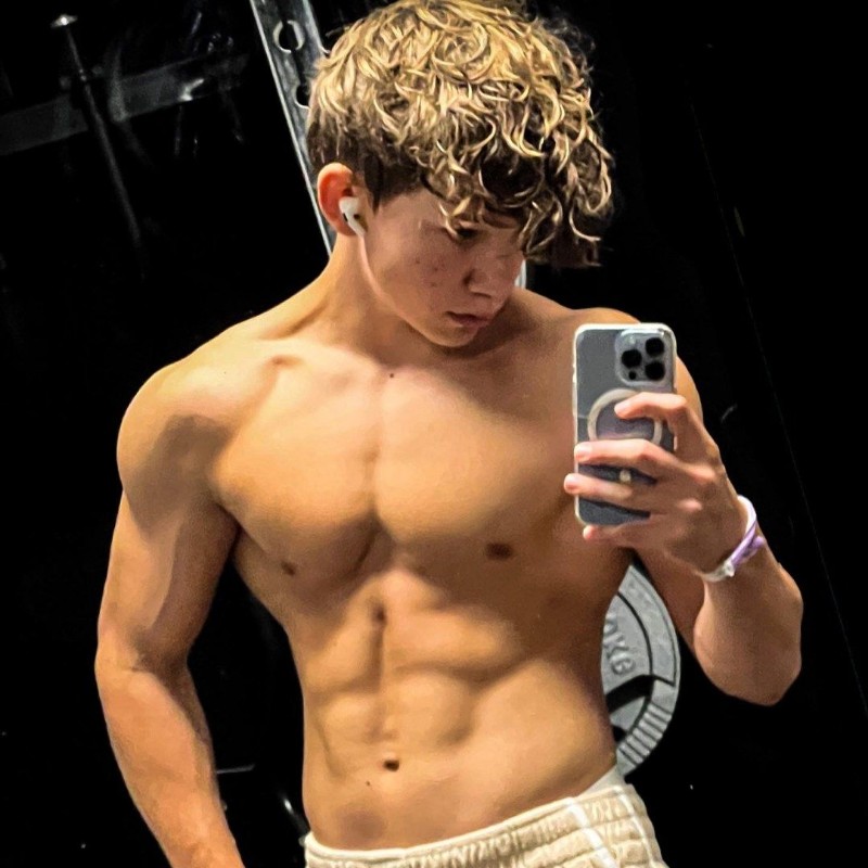 Jeremy (@o7jeremy) | Snapchat Stories, Spotlight & Lenses