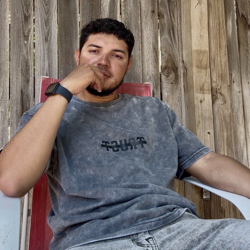 Octavio Sandoval (@octavio.fs) | Snapchat Stories, Spotlight & Lenses