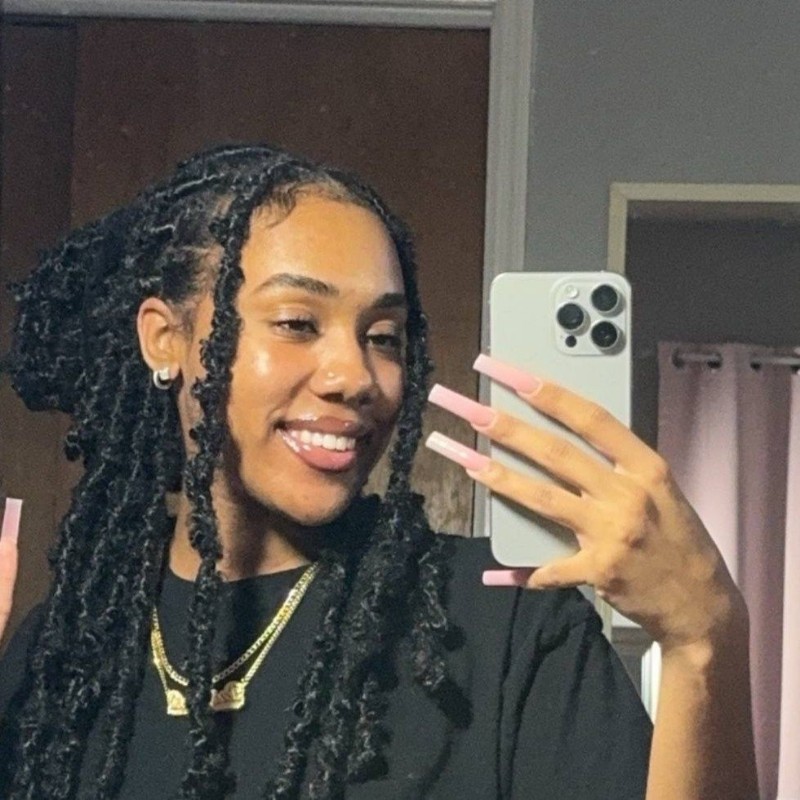 I N D I A 🤤 (@official-india) | Snapchat Stories, Spotlight & Lenses