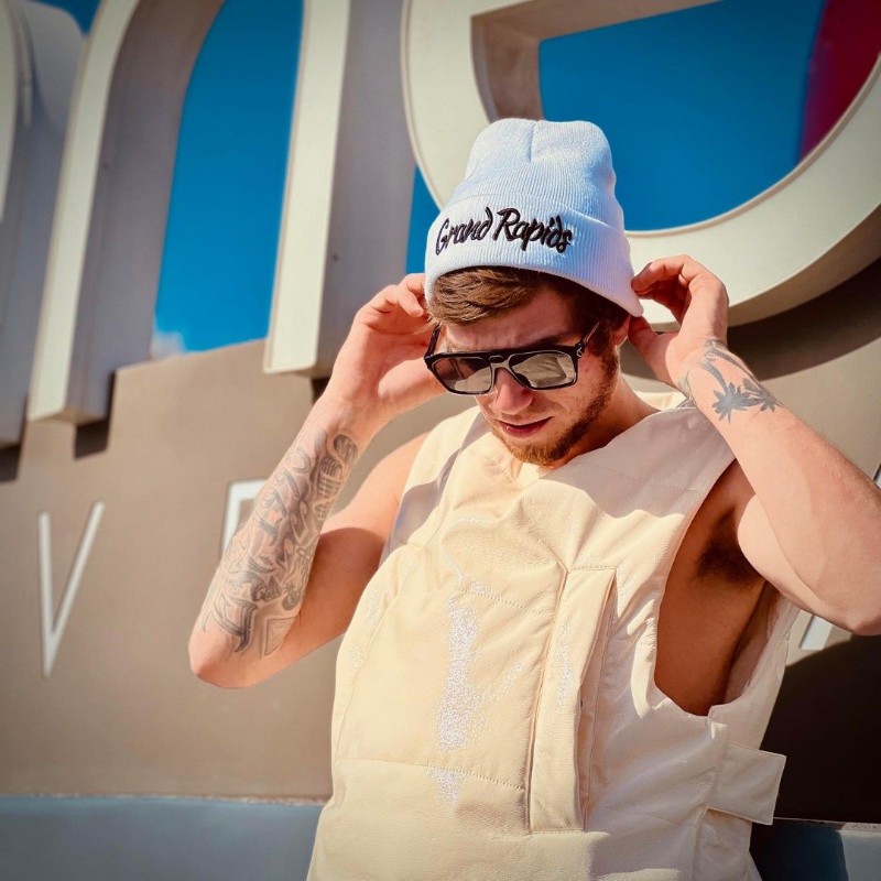 B Boutit (@officialbboutit) | Snapchat Stories, Spotlight & Lenses