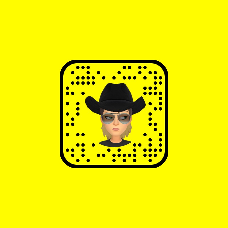 Avery Officialy Avery เรื่องราว Snapchat ตลอดจน Spotlight และเลนส์