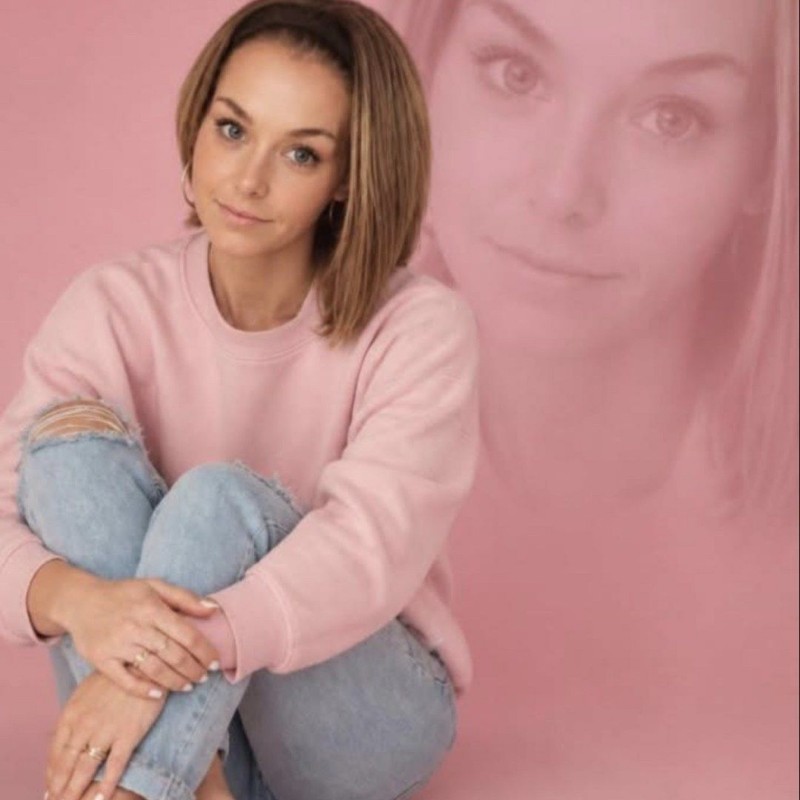 Amanda Scott Fay (@ohheyafay) | Snapchat Stories, Spotlight & Lenses