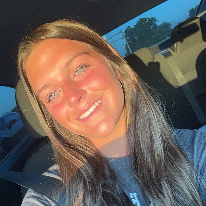 Olivia Stroudolivia Stroud เรื่องราว Snapchat ตลอดจน Spotlight และเลนส์