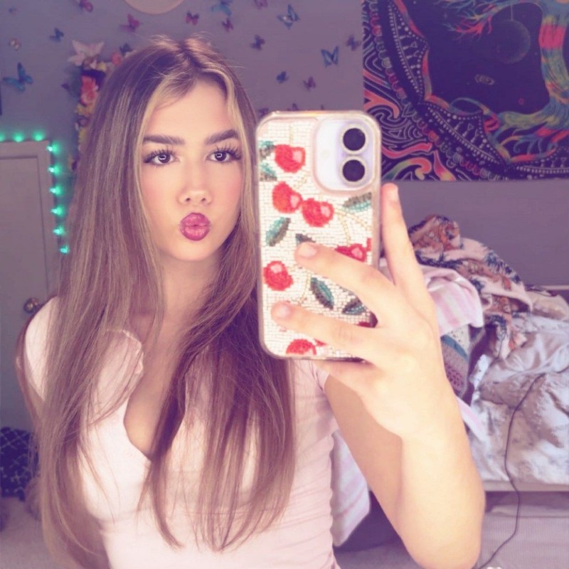 liv🎀🐅 (@oliviawendland) | Snapchat Stories, Spotlight & Lenses