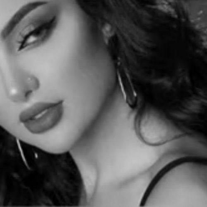 شوق (@om_khaliff) | Snapchat Stories, Spotlight and Lenses