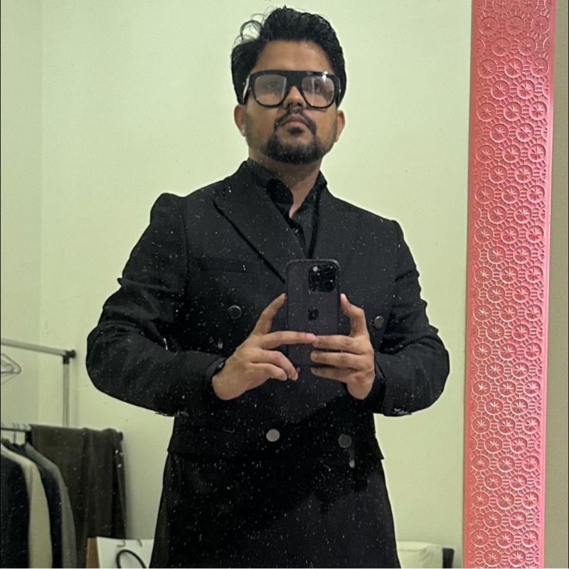 Nishant Singh (@onelifeindubai) | Snapchat Stories, Spotlight & Lenses