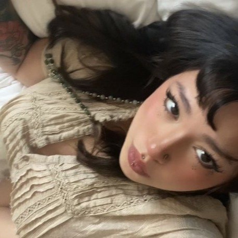 Salma (@orangejuicejane) | Snapchat Stories, Spotlight & Lenses