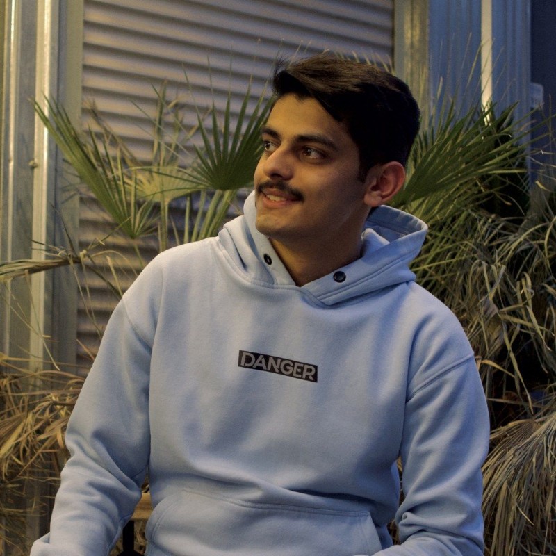 Othman Albdah🇰🇼 (@othmannnz) | Snapchat Stories, Spotlight & Lenses