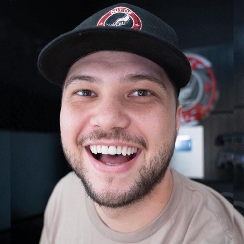 Out Of The Box (@outoftheboxyt) | Snapchat Stories, Spotlight & Lenses