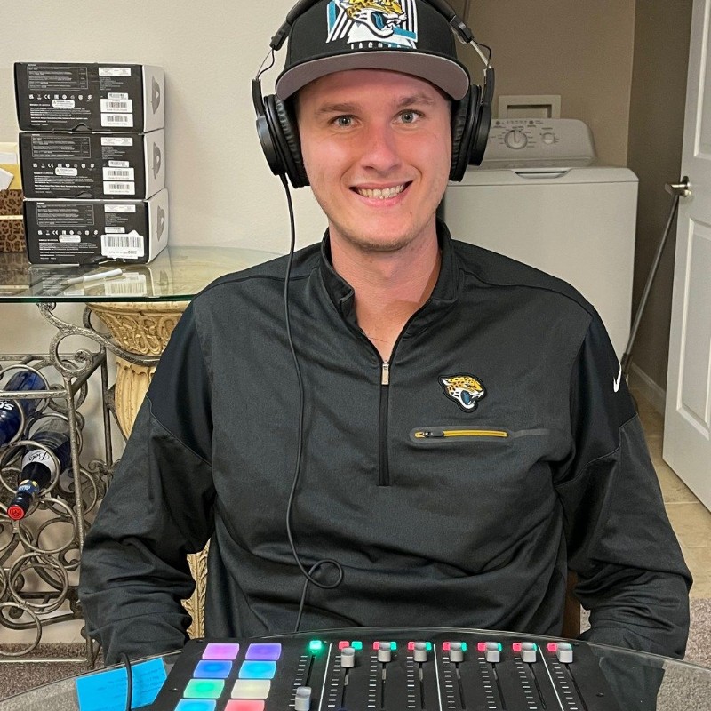 Connor (@overcon) | Snapchat Stories, Spotlight & Lenses