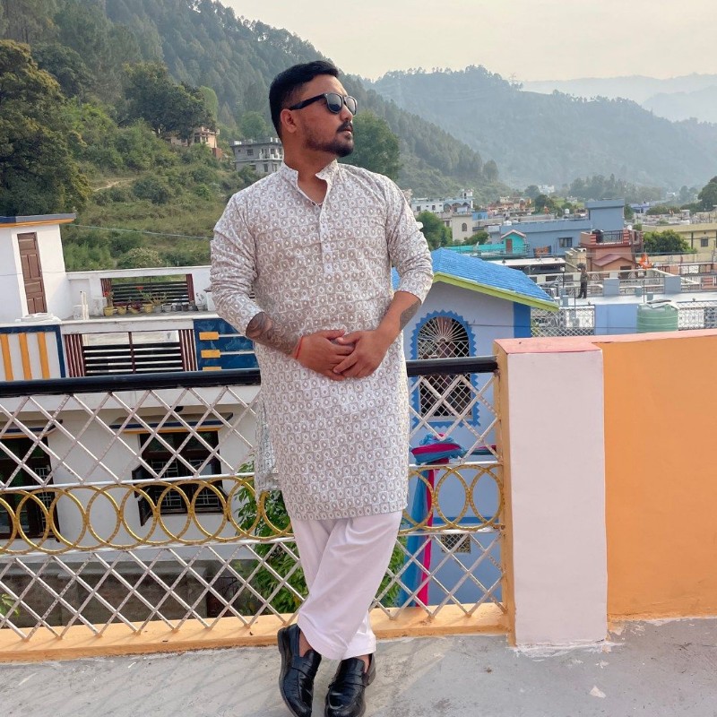 Omi Sajwan (@oye.omi) | Snapchat Stories, Spotlight & Lenses