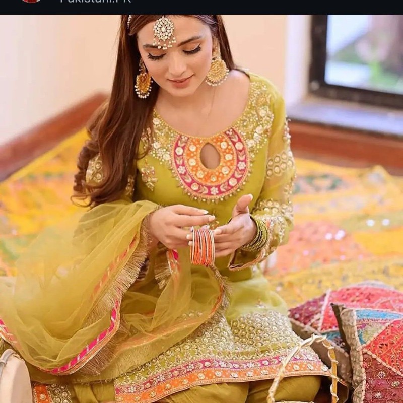 Pakistani Handmade Suits By Ma (@pakistani_hmade) | Snapchat Stories ...