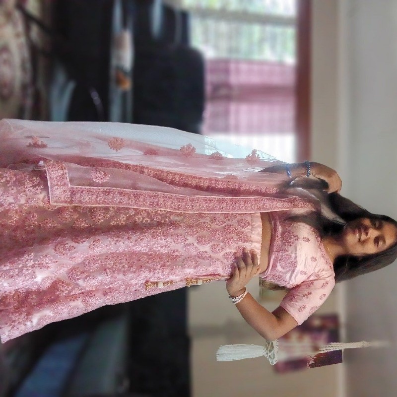 Payal Chand (@payal_c20251725) | Snapchat Verhalen, Spotlight en Lenzen